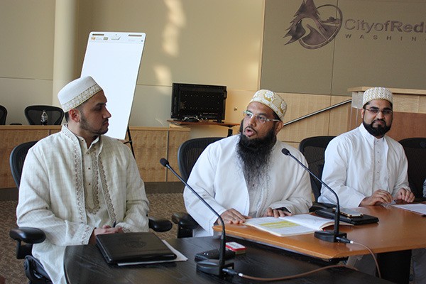 Community meeting regarding mosque draws large crowd at Redmond City ...