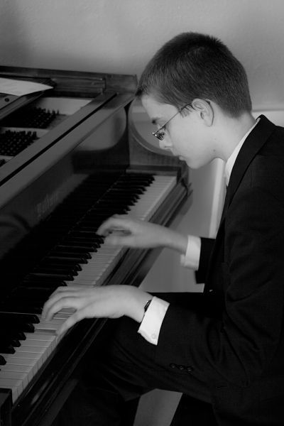 Randal to perform piano concert on Feb. 10 | Redmond Reporter