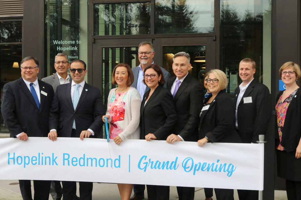 Hopelink’s new Redmond facility opens to clients, community | Redmond ...