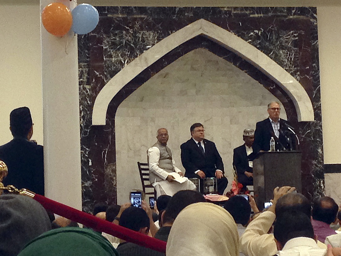 Gov. Inslee speaks at Eid Al-Fitr prayer at MAPS | Redmond Reporter
